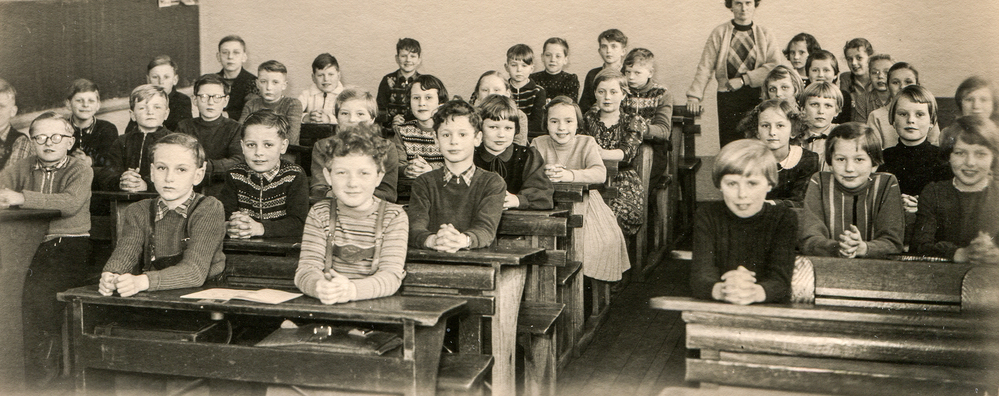 Schule Frueher Heute Kinder Klassenraum Alt Schwarz Weiss Sofatutor