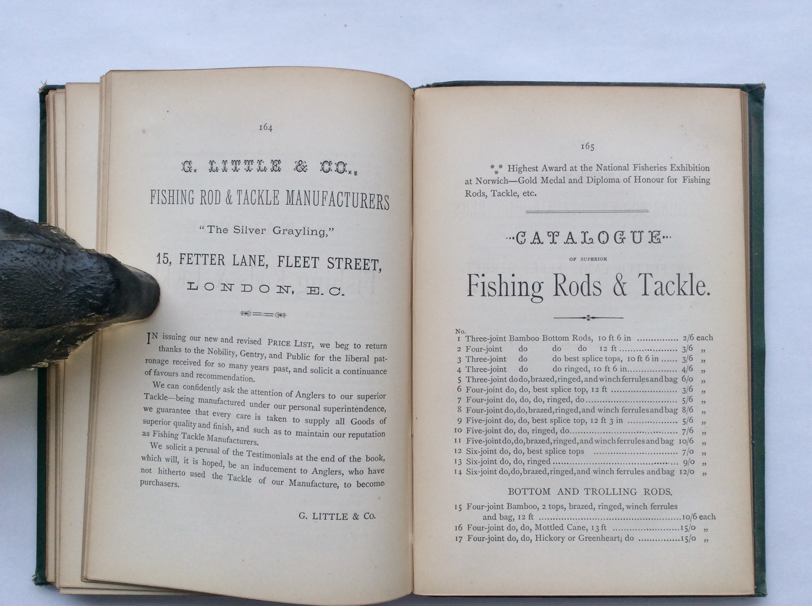 [fly Wallet] The Unique Fly Book [with:] The Angler's Complete Guide ...