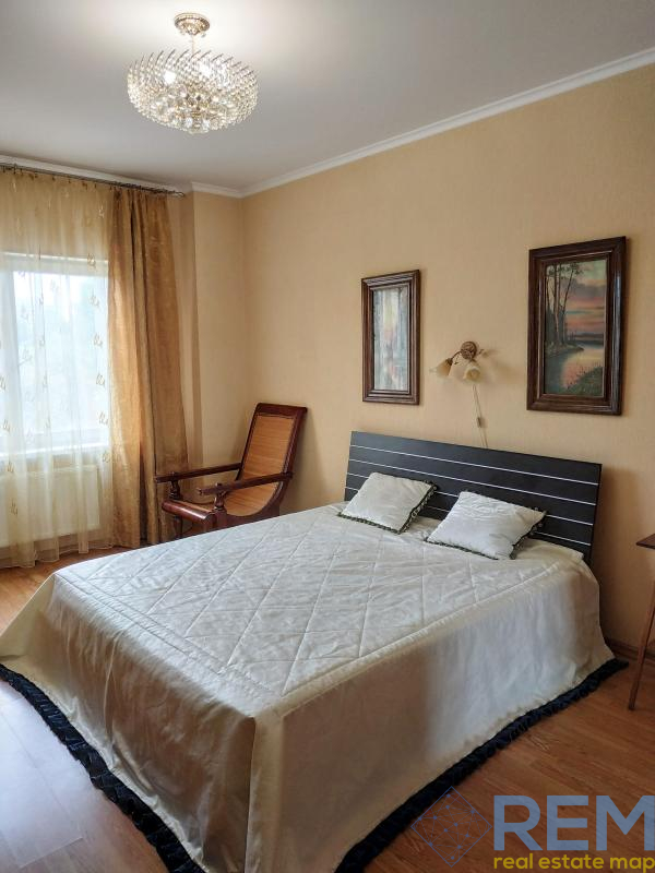 Продам квартиру 2-комн., 94 кв. м., Французський бульвар, Шевченко ...
