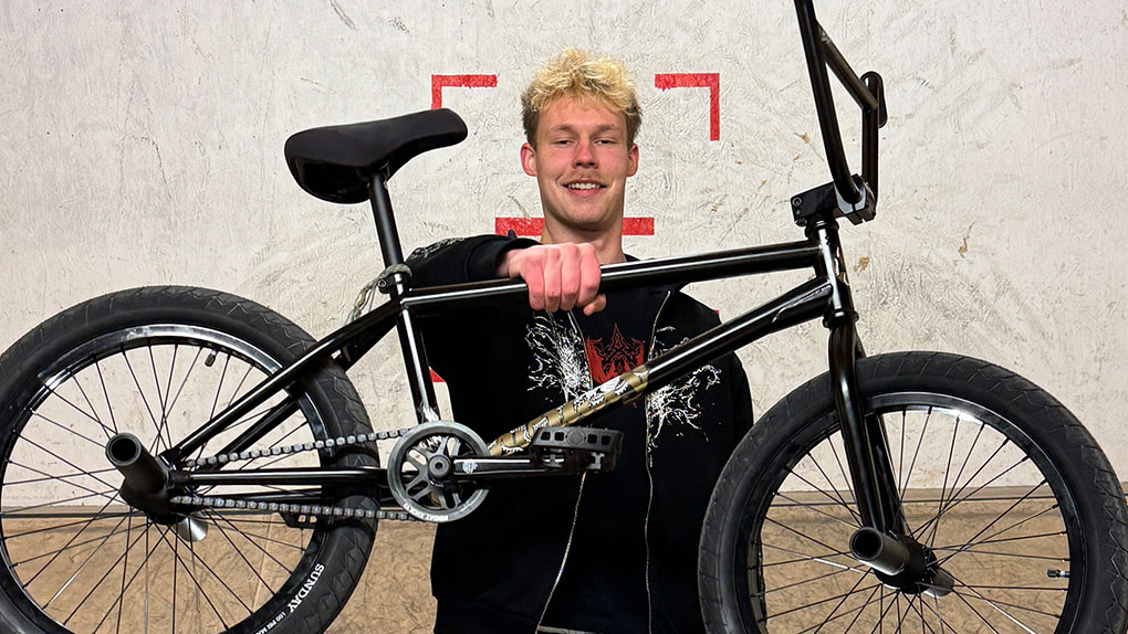 Lara Lessmann auf Total BMX: Interview + Bikecheck