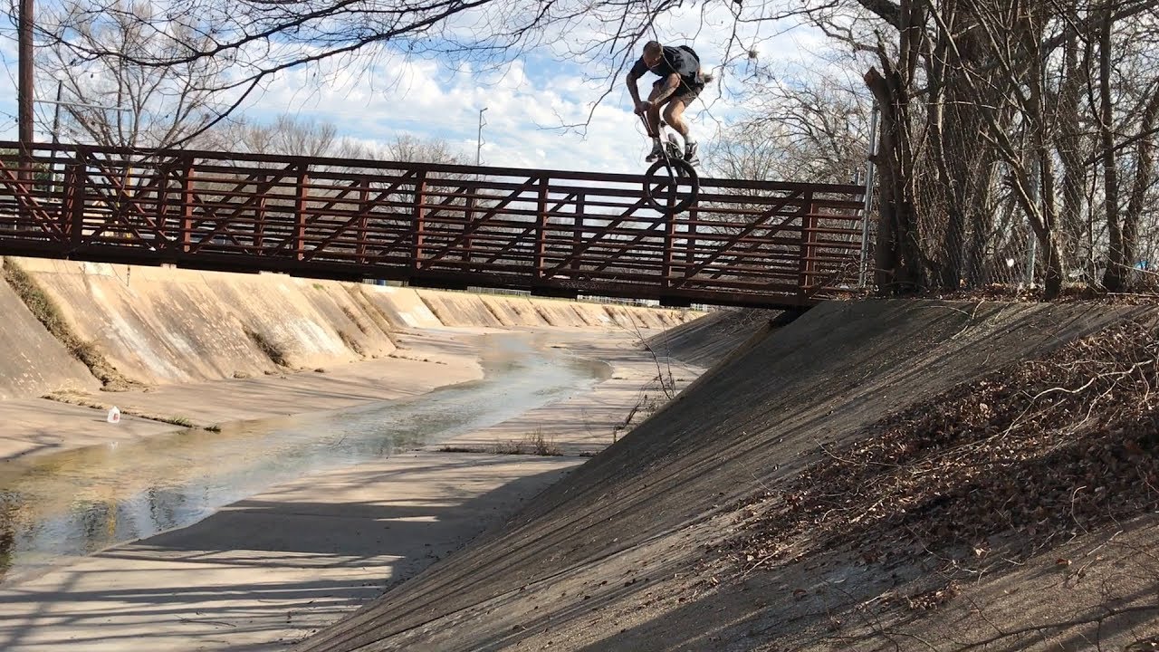 Mike Hoder vs. The Bridge - freedombmx