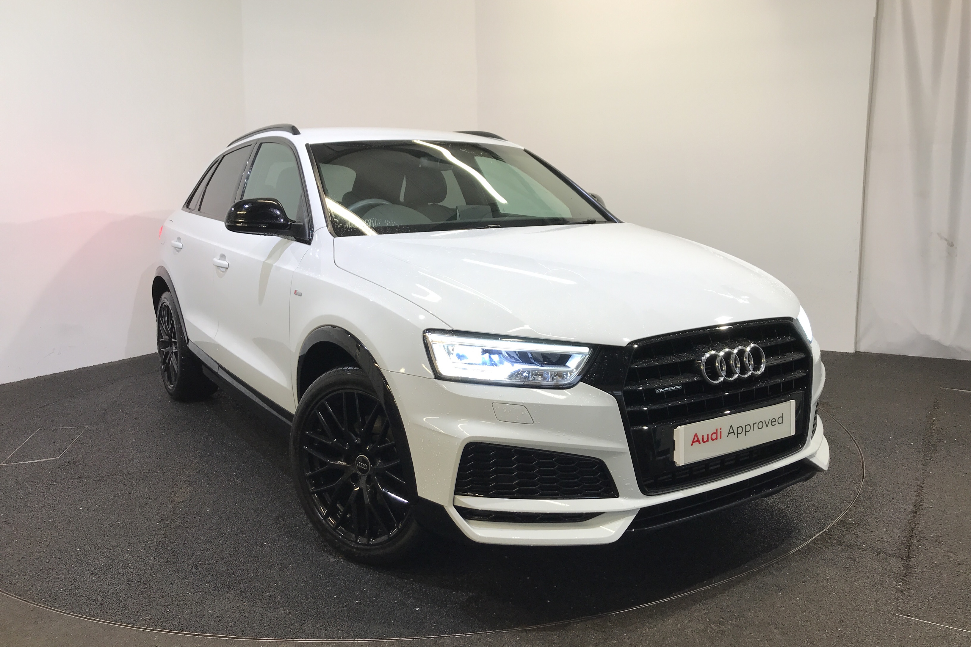 Used Audi Q3 Black Edition 2.0 TFSI quattro 180 PS S tronic For Sale ...