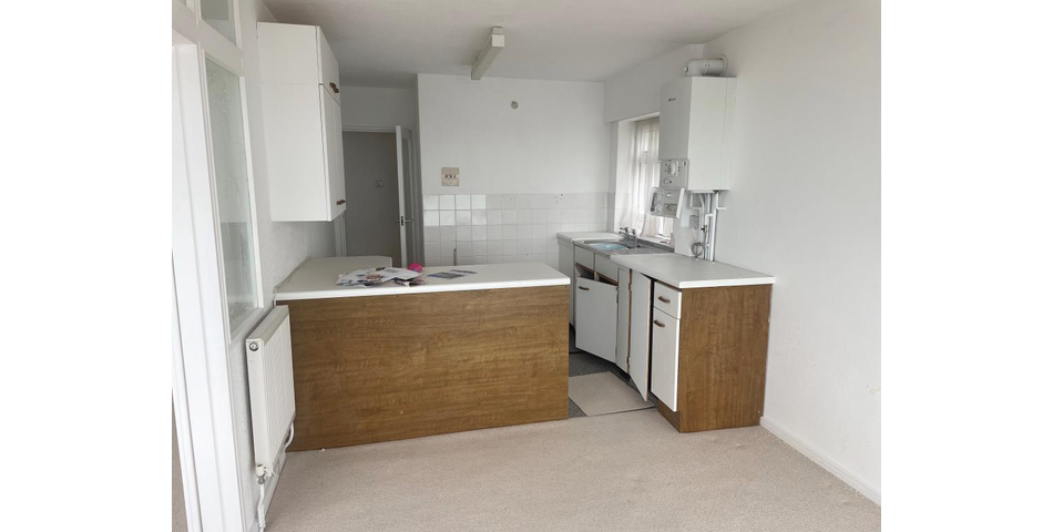 Bamboo Auctions Property - Lot 156 - Two-bedroom Flat With Sea Views ...