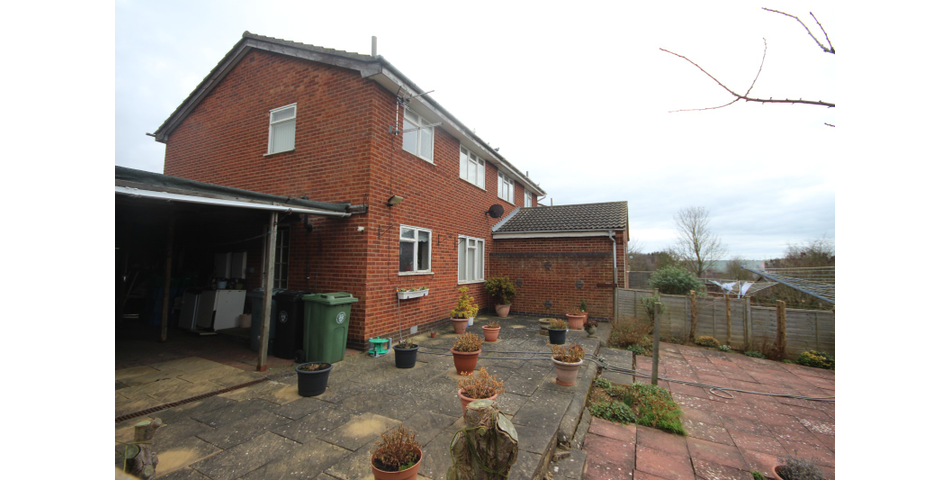 Large 3 Bedroom Semi Detached Home, NG31 8PF | Bamboo Auctions