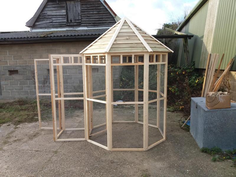 Fully Sectional Wooden Octaganol Bird Aviary | Birdtrader