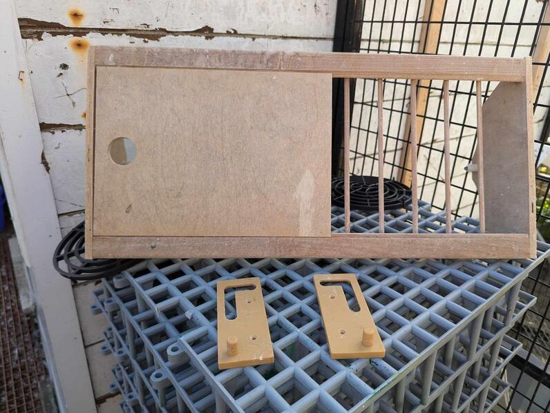 Pigeon Nest Box Up and Over Fronts | Birdtrader