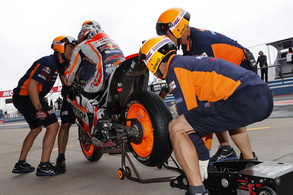 ¿Serías capaz de hacer el mantenimiento de una MotoGP? - Box Repsol