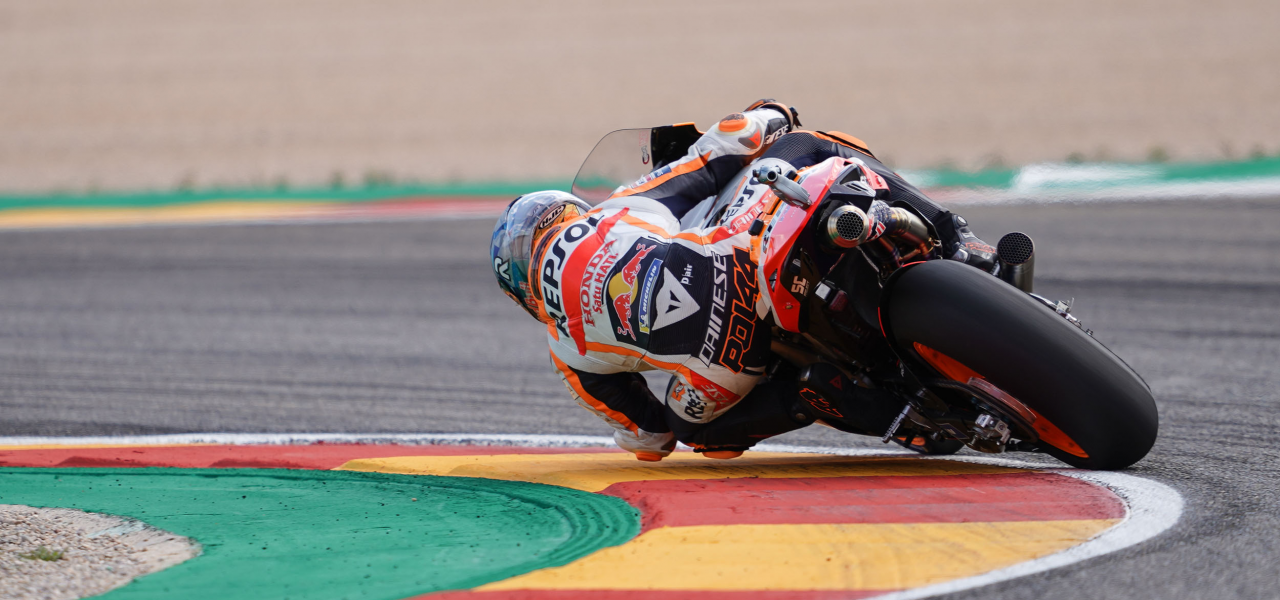 From foot to elbow: how MotoGP riding has changed - Box Repsol