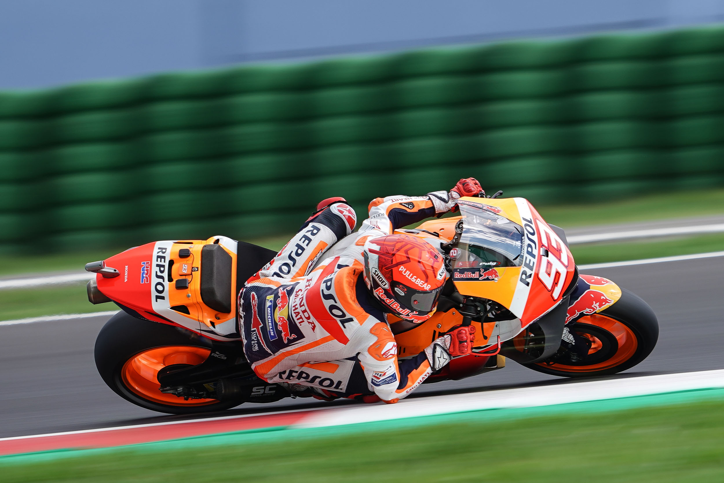 From foot to elbow: how MotoGP riding has changed - Box Repsol