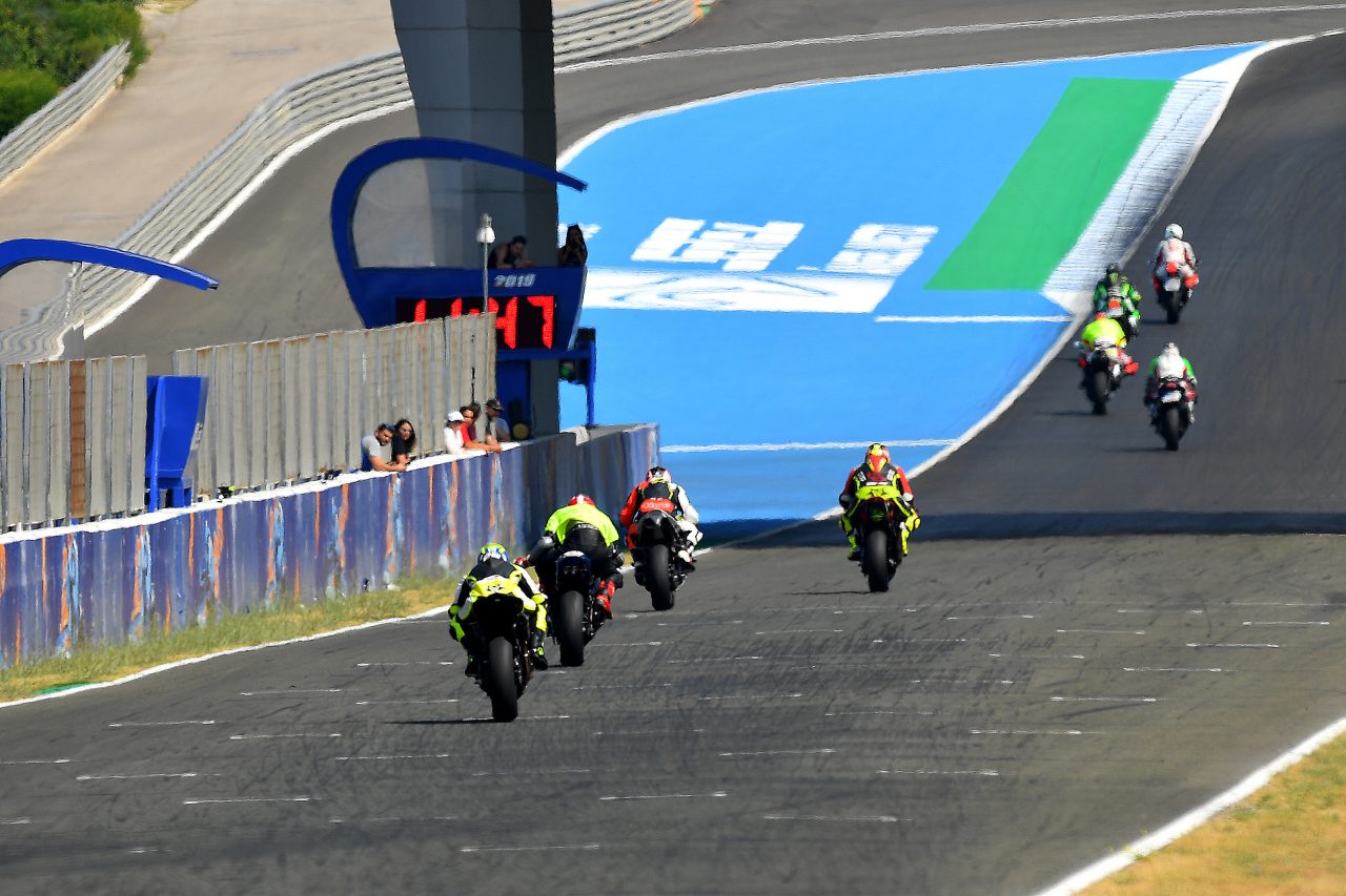 Advice on riding on motorcycle tracks in Spain - Box Repsol