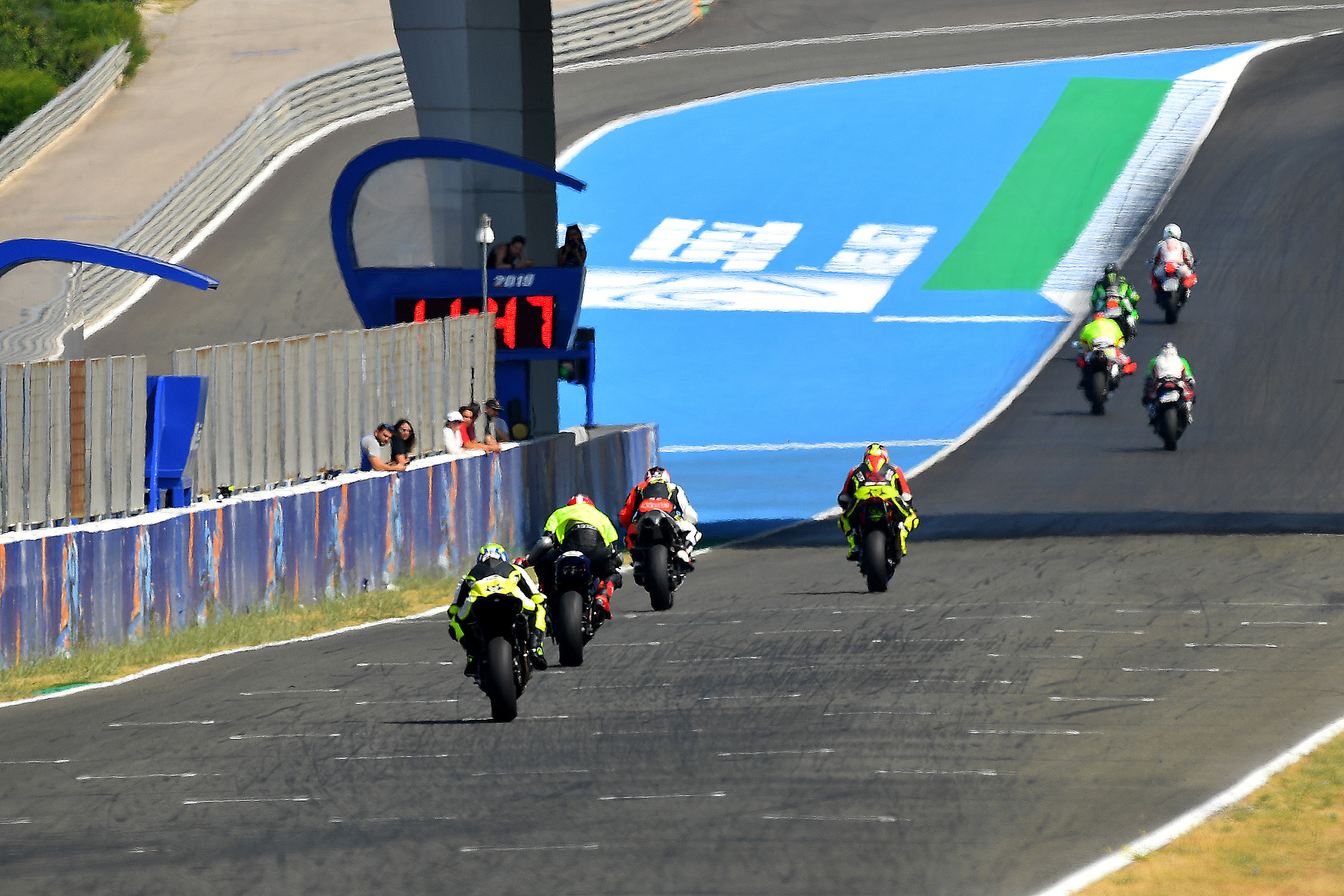 Como rodar en moto en circuito – consejos -suite informacion