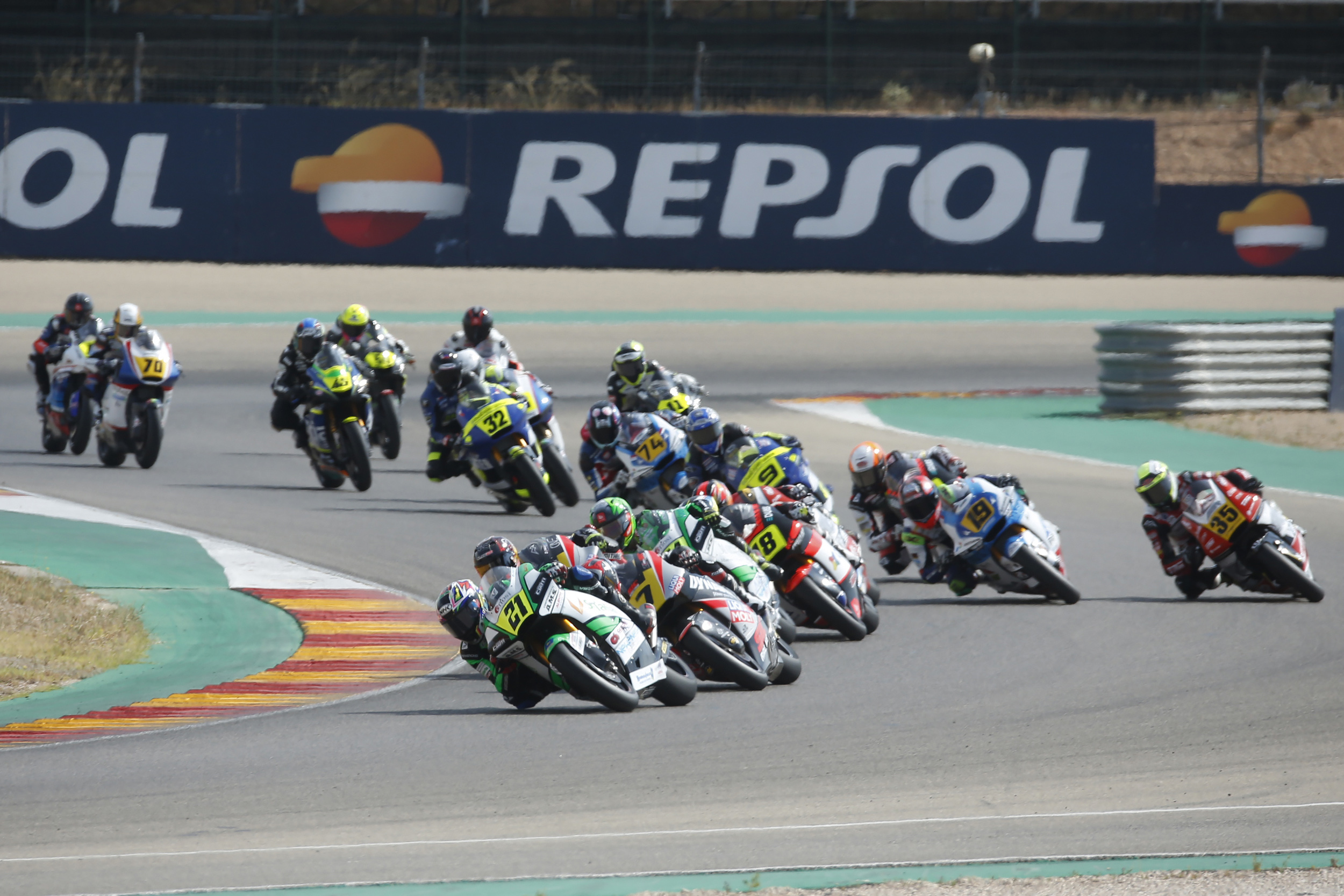 Primeras opciones de título en el FIM CEV Repsol de Jerez - Box Repsol