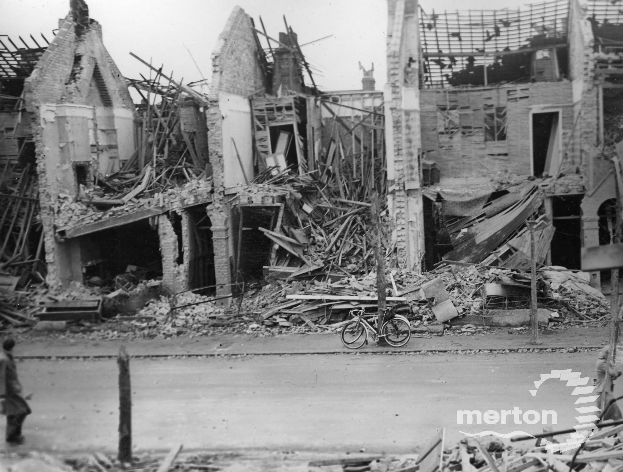 Bomb damaged houses in Pitcairn Road, Mitcham - Merton Memories ...