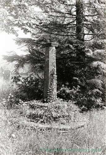 Bishops Frome cross - Herefordshire History