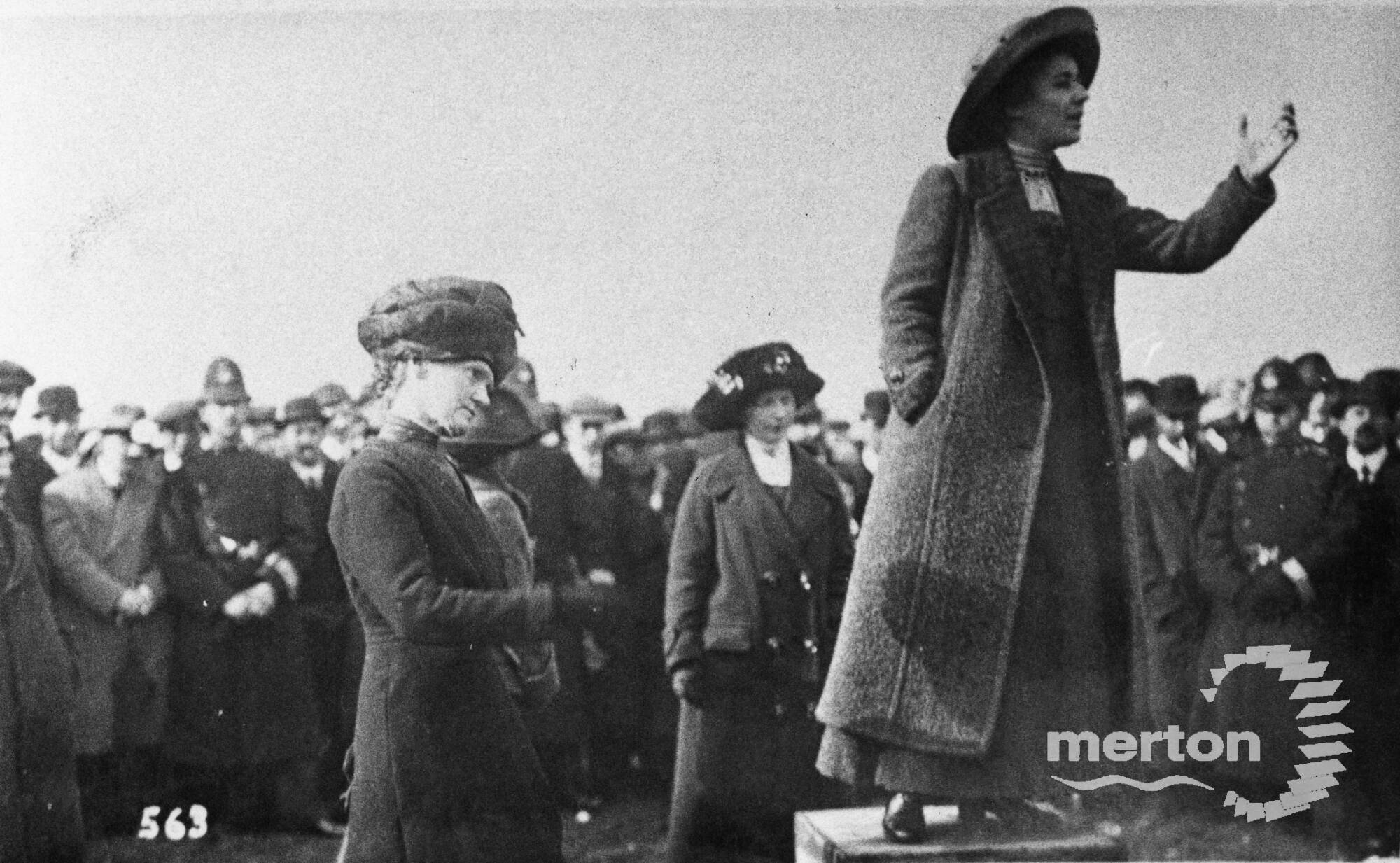 Suffragette Rose Lamartine Yates giving a speech - Merton Memories ...