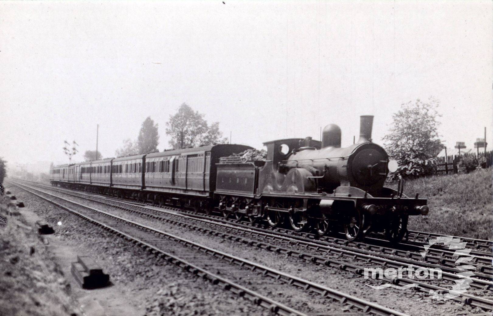 LSWR up train at Earlsfield Station - Merton Memories Photographic Archive