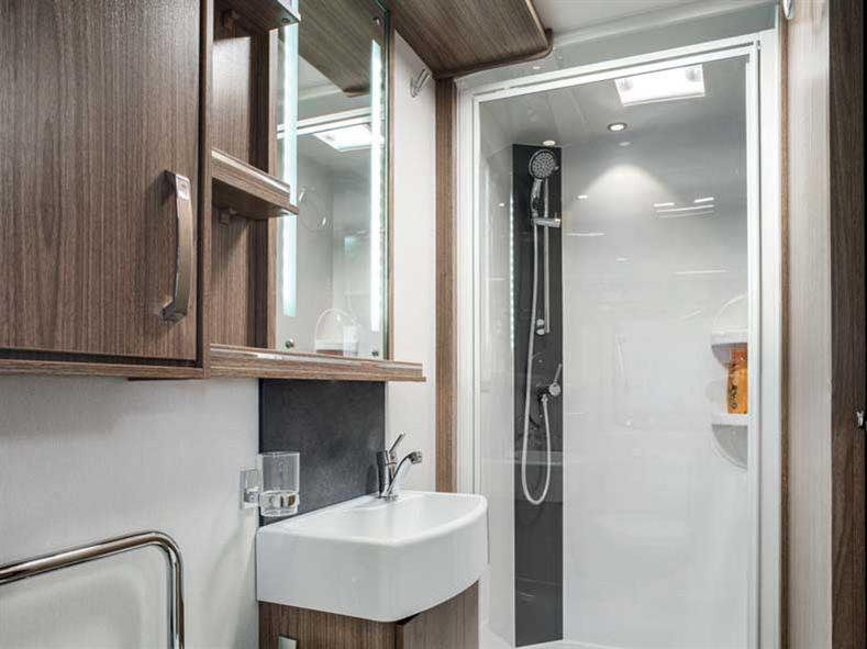 2015 COACHMAN VIP 560/4 | Caravans Website