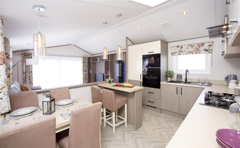 2018 ATLAS LEISURE HOMES OVATION LODGE 43 X 13 2 BED | Caravans Website