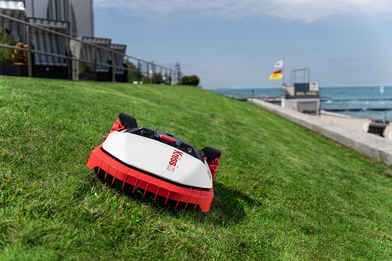 Kress robotic technology ensures a professional finish | Landscape ...