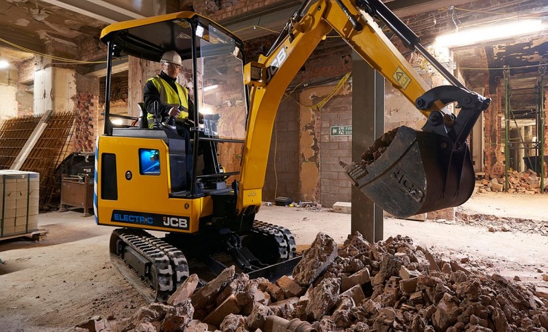 JCB electrifies EHS 2019 with launch of 19C-1E | Landscape & Amenity
