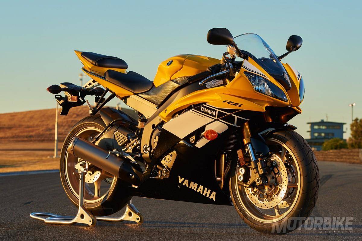 Yamaha YZF-R6 2016 y Super Teneré 2016 con colores del 60 aniversario ...