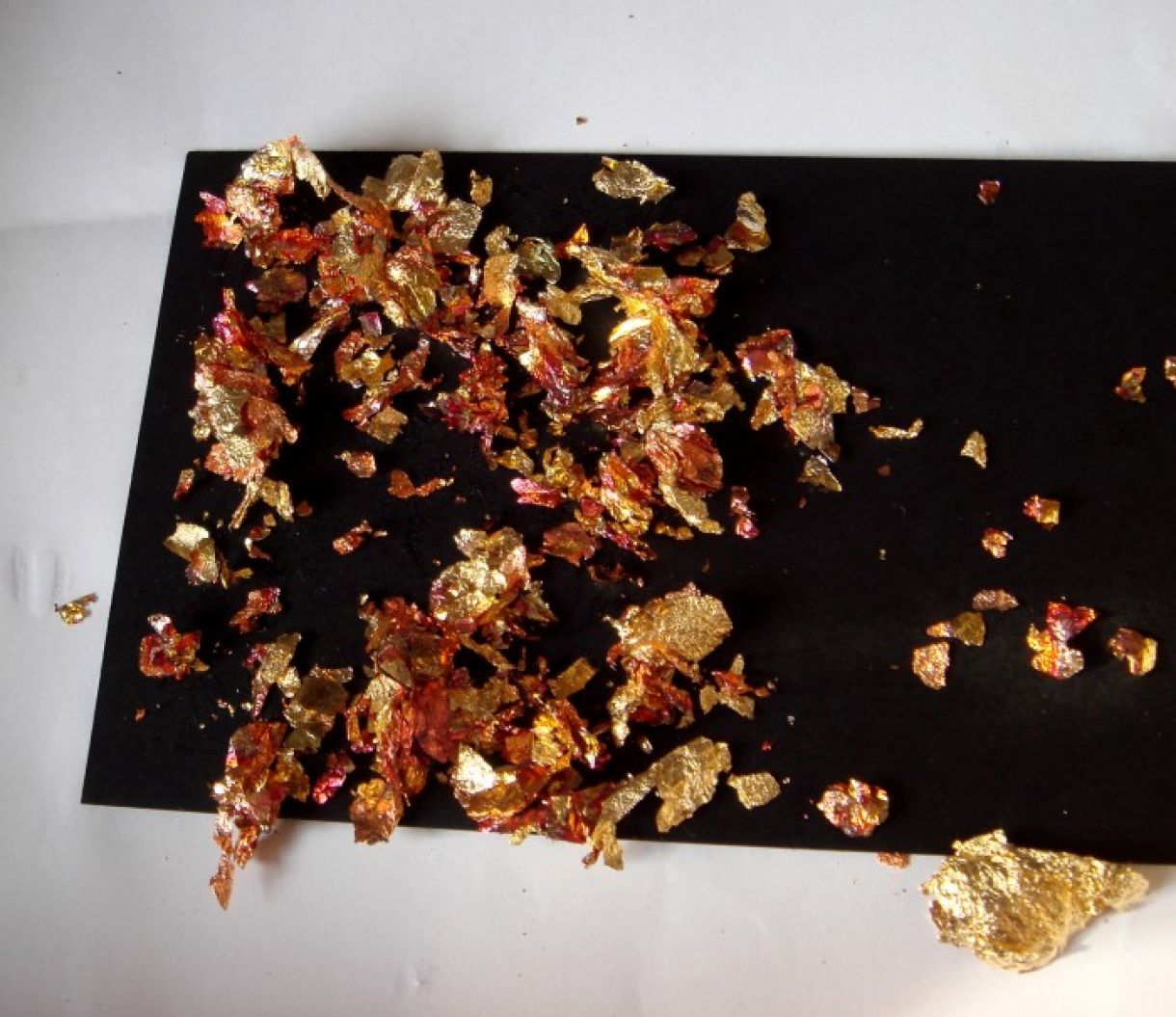 Tutorial - Techniques Using Gilding Flakes