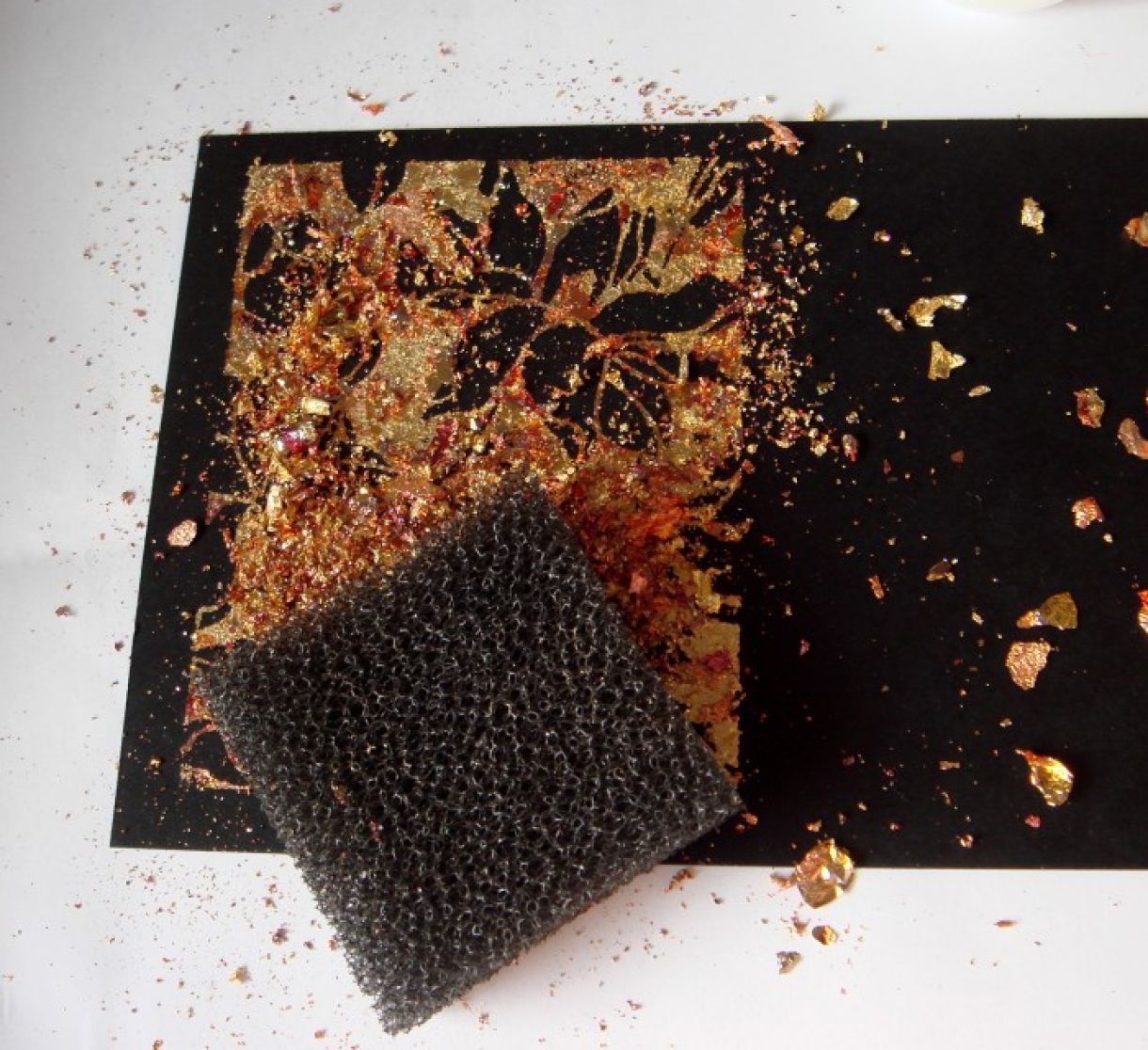 Tutorial - Techniques Using Gilding Flakes