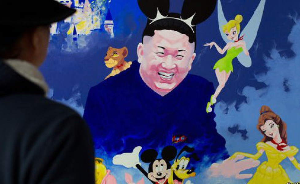 La pop art di Sun Mu che ridicolizza il regime nordcoreano | TPI