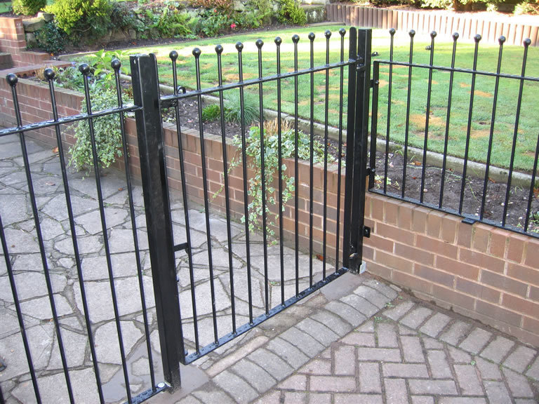 Ball top Bolt down gates to match 900mm high panels | Fencing Direct ...