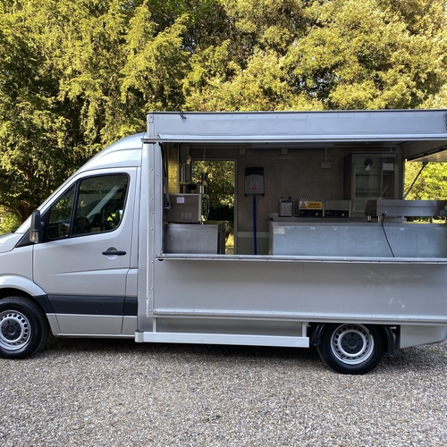 2010 VW Crafter 35 TDi 108 - Catering Van Trailer Food Truck - ONLY ...