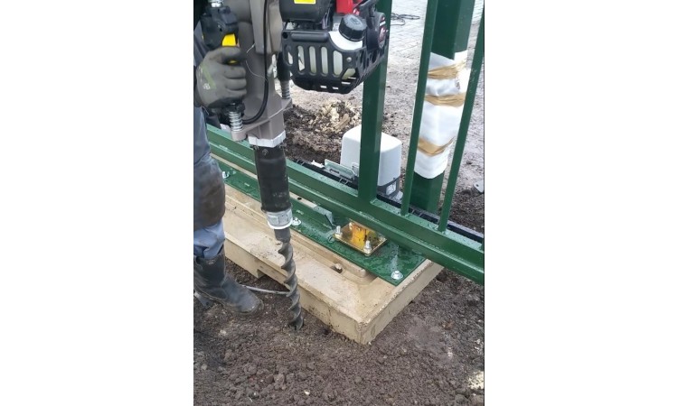 Electric gate counter balance