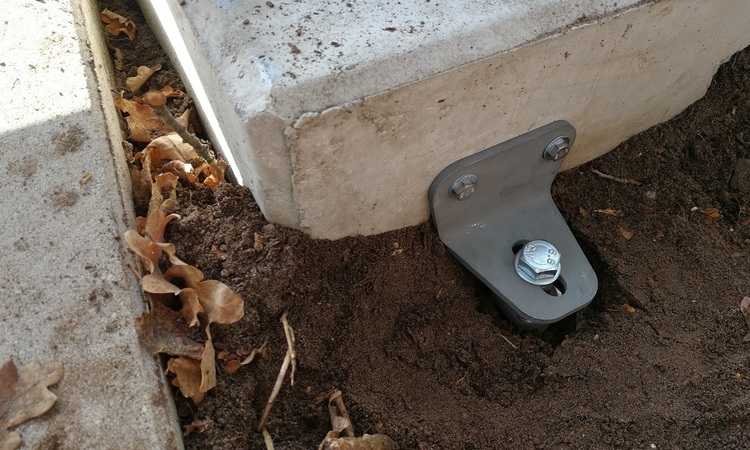 Electric gate counter balance