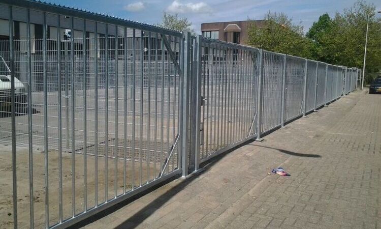 Electric gate counter balance