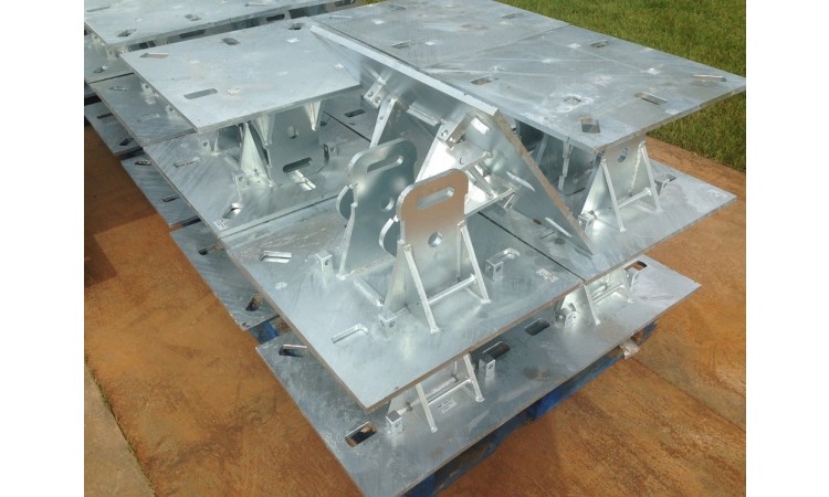 Securing of large temporary structures using bespoke base plates ...