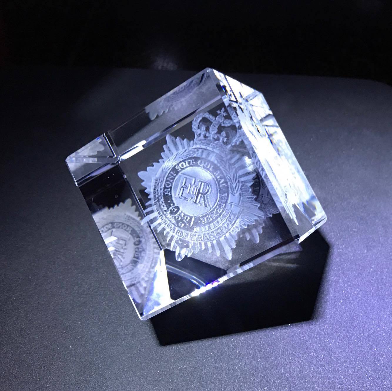 Crystal Cubes | 3DCrystalPhoto | 3D Crystal Engraving UK | 3D Laser ...