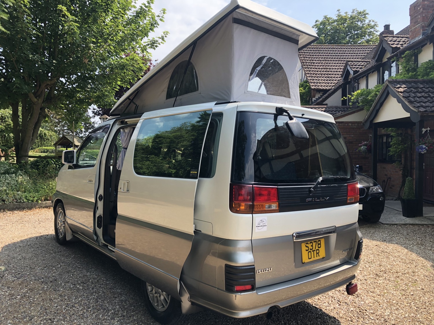 Isuzu Fargo Filly (Nissan Elgrand) Camper Van 3.1TD Automatic - 2 Berth ...