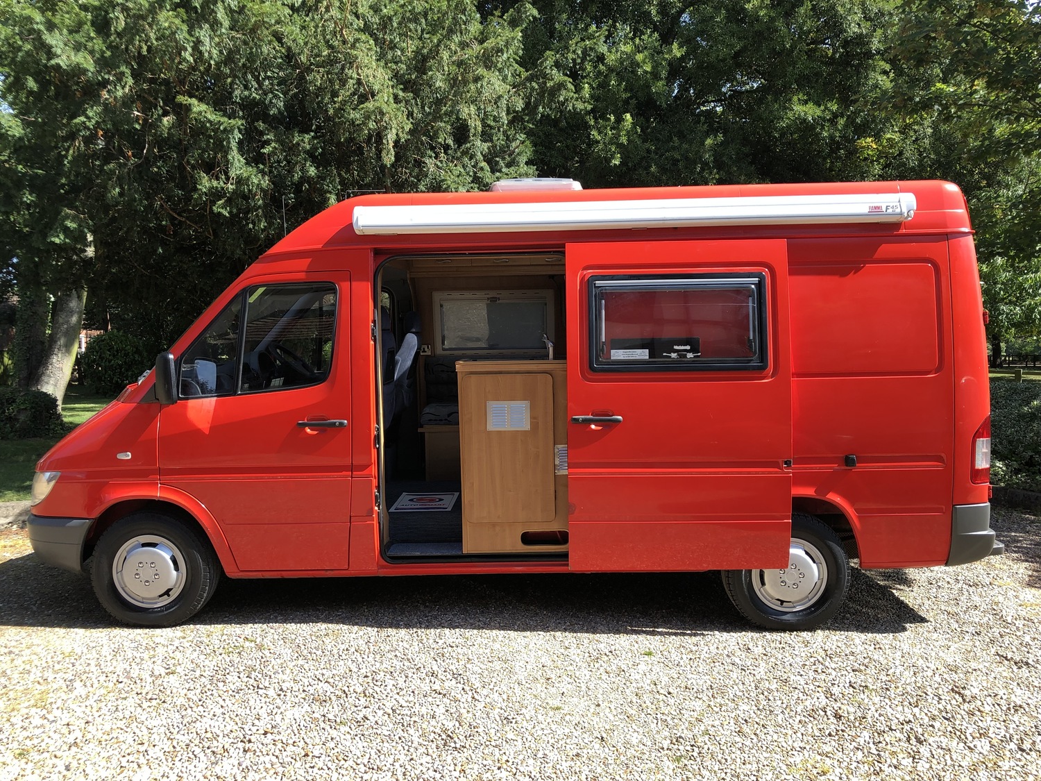 Mercedes Sprinter Camper Van 4 Berth Fixed Bed PRO conversion 2005(55 ...