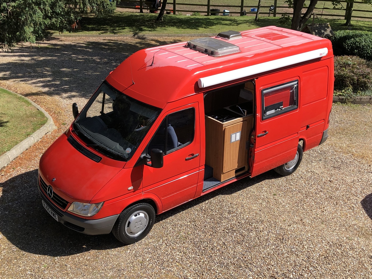 Mercedes Sprinter Camper Van 4 Berth Fixed Bed PRO conversion 2005(55 ...