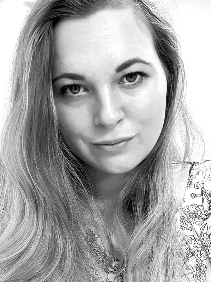 Zoe Dodd by Kirsty Bunny Management