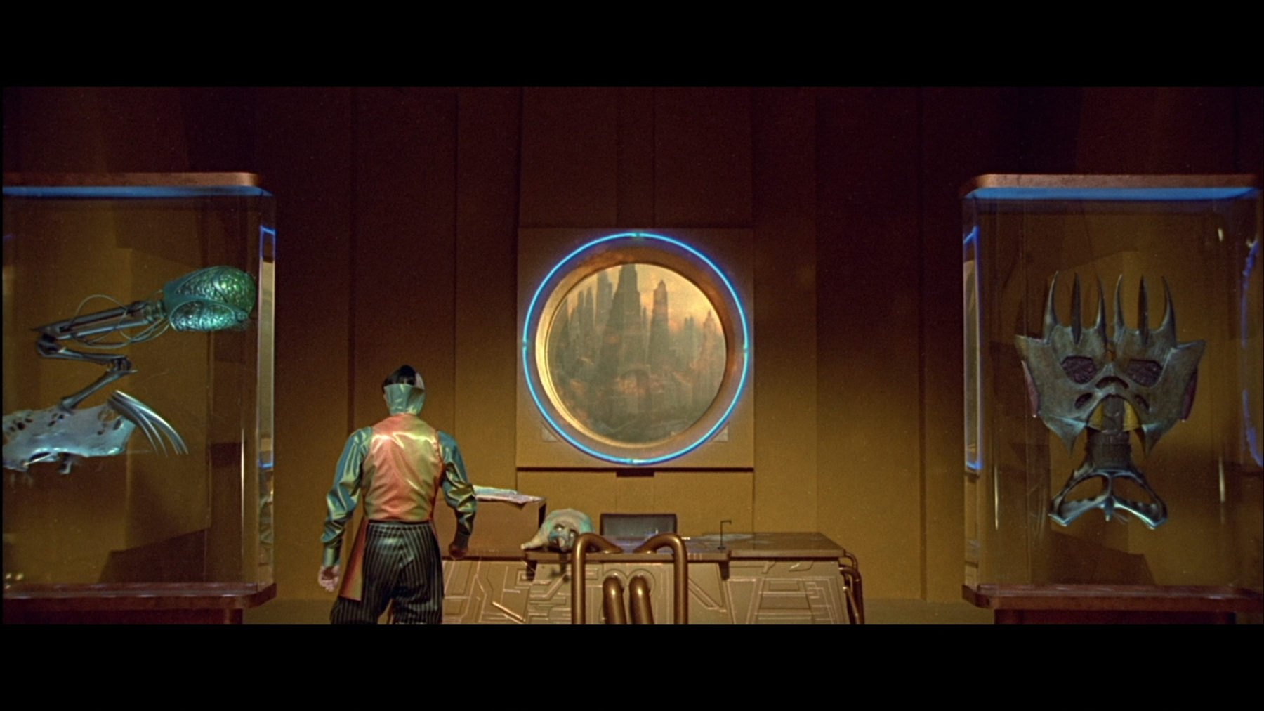 THE FIFTH ELEMENT (1997) - Zorg's (Gary Oldman) Animatronic Picasso ...