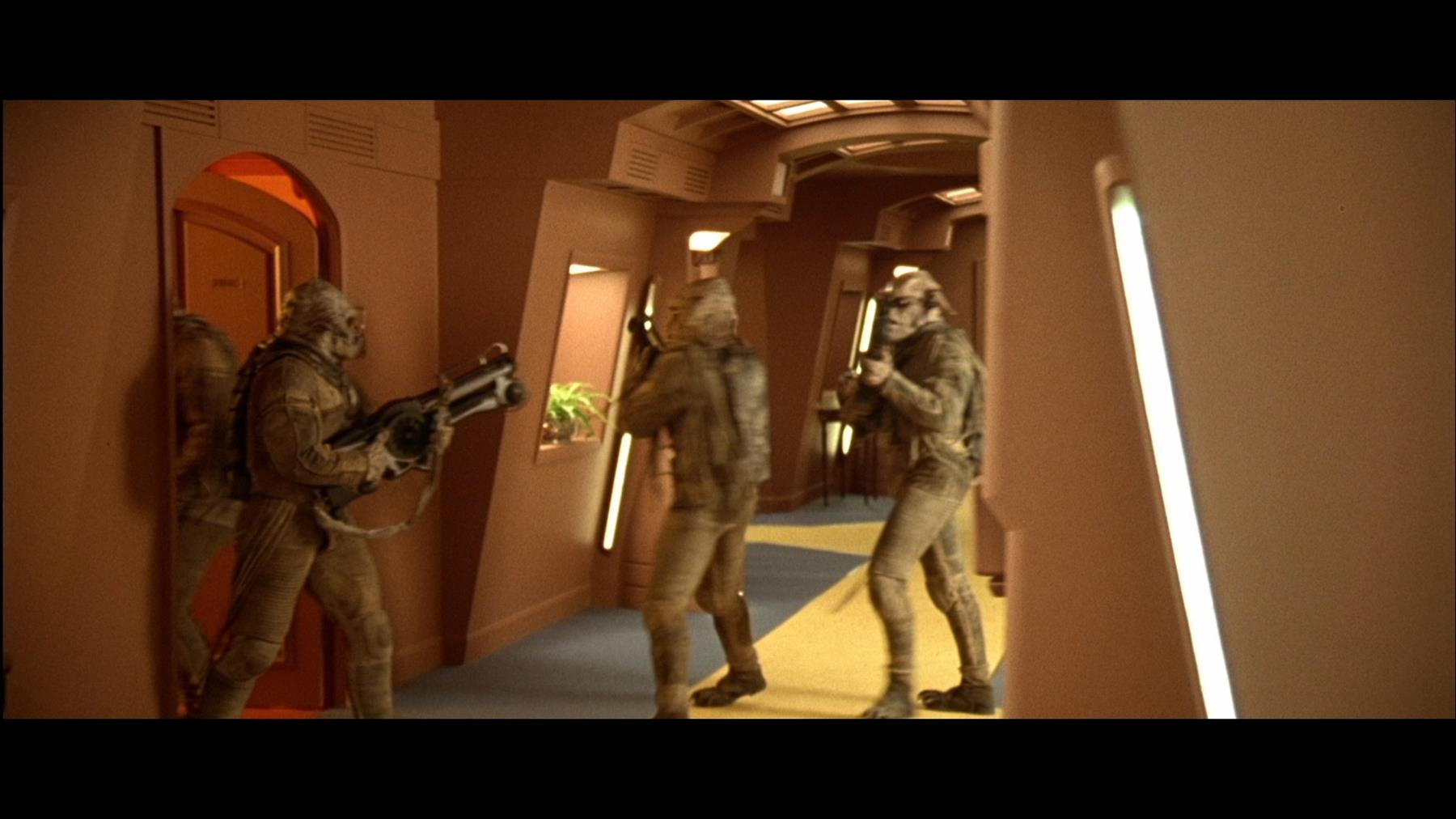 THE FIFTH ELEMENT (1997) - Complete Mangalore Costume - Current price ...