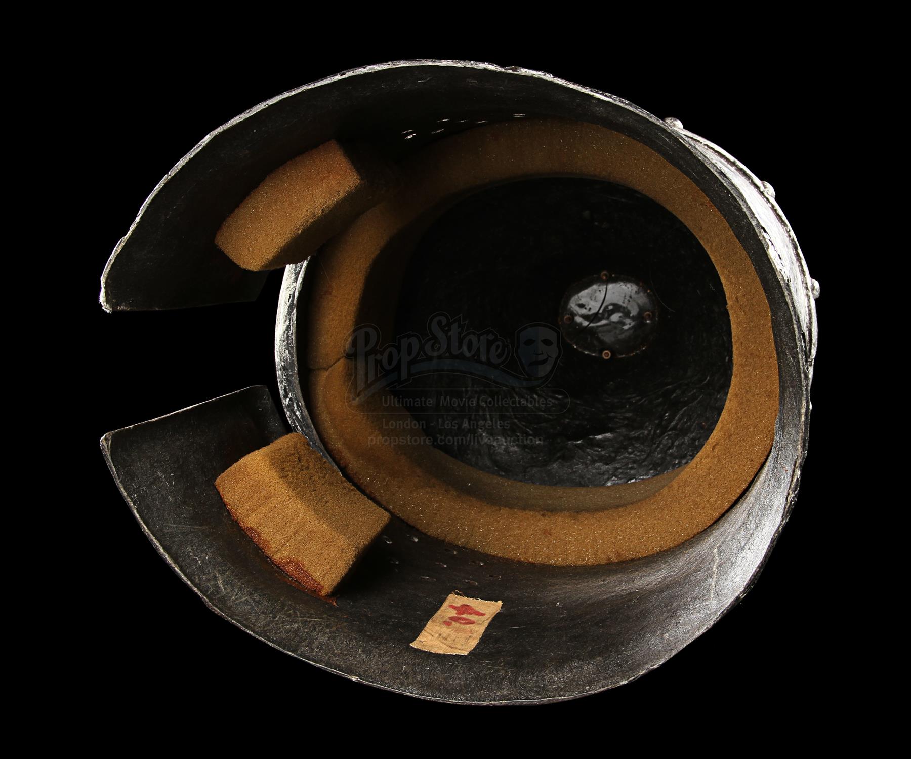 MONTY PYTHON AND THE HOLY GRAIL (1975) - Knights Of The Round Table ...