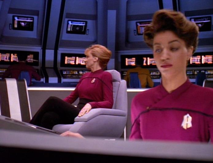 STAR TREK: VOYAGER (TV 1987-1994) - Future Starfleet Commander Uniform ...