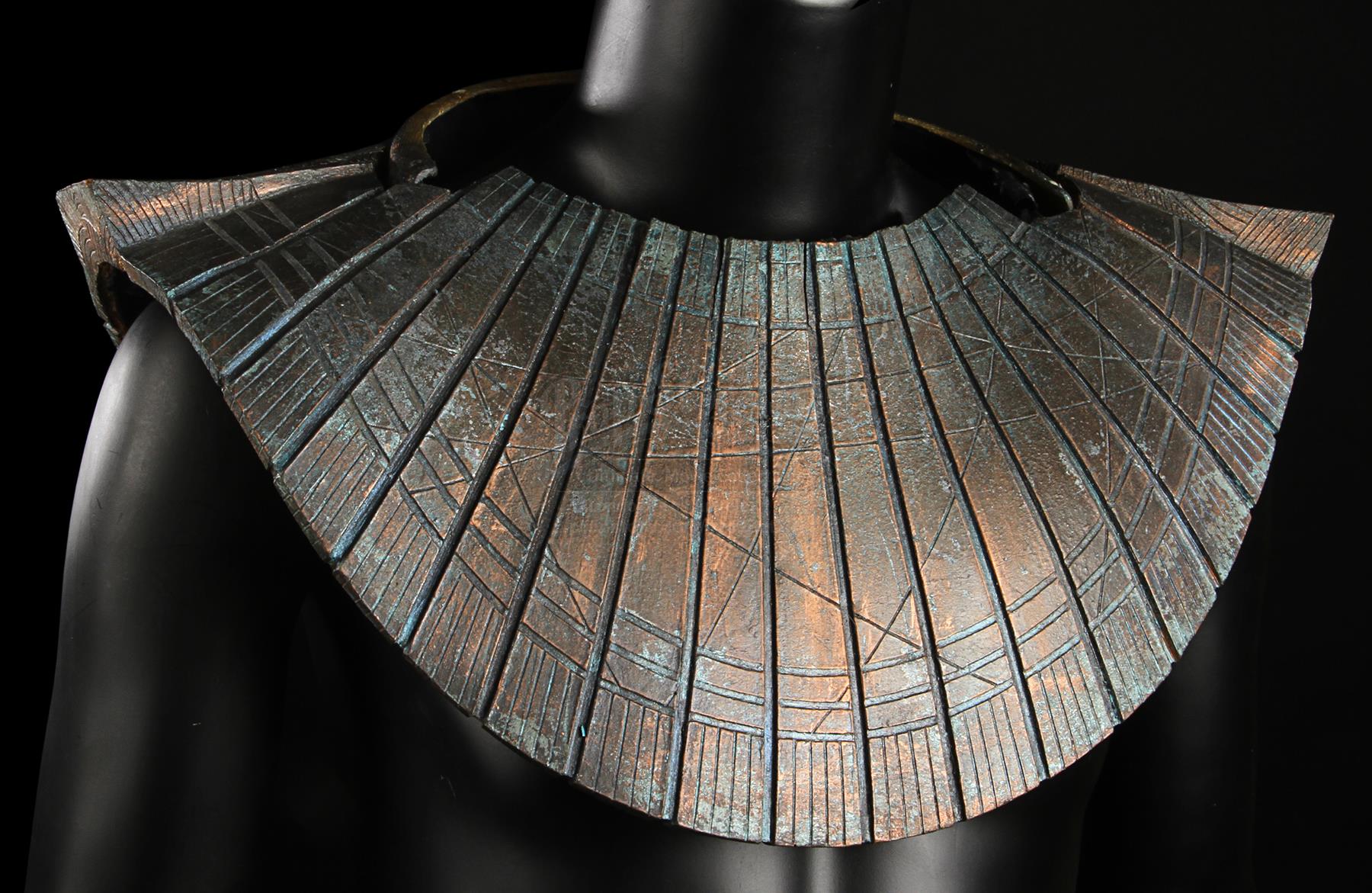 STARGATE (1994-2007) - Horus Guard Helmet and Collar - Current price: £6500