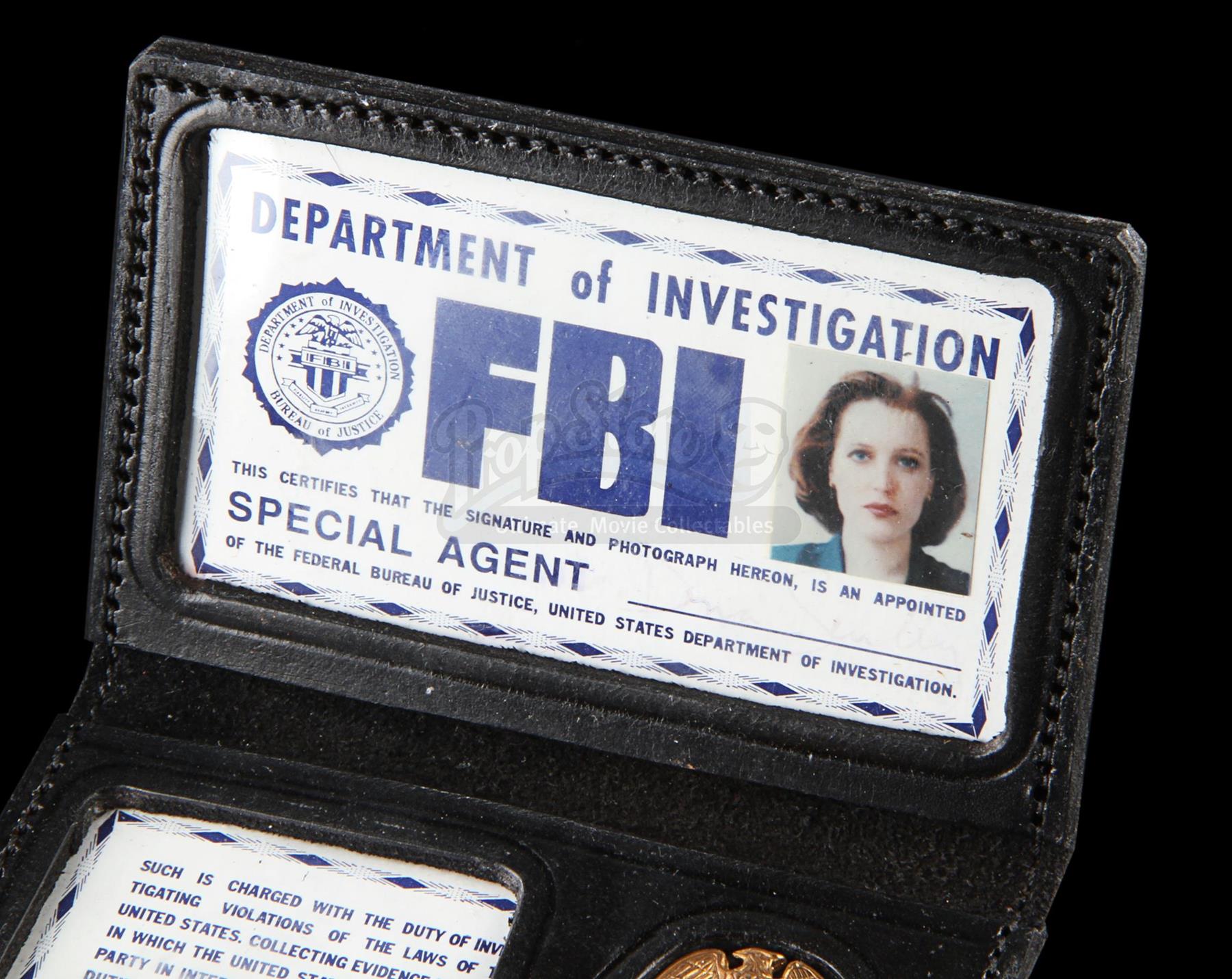 THE X-FILES (1993-2002) - Dana Scully's (Gillian Anderson) FBI Photo ID ...