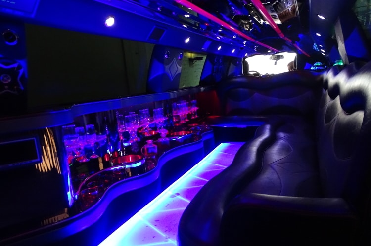 GMC Monster Limousine pour mon EVJF à Bruxelles