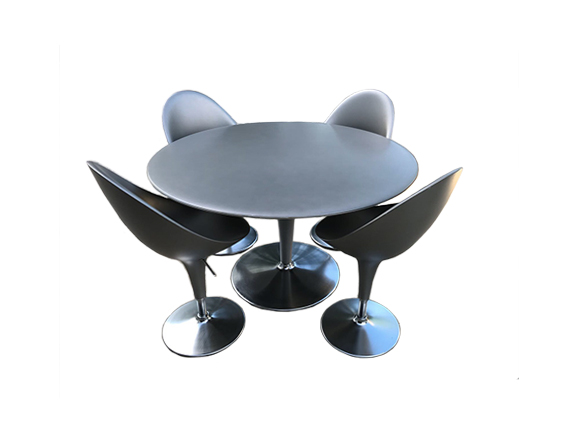 Set Bombo (4 stools, 1 table), Magis - Deesup