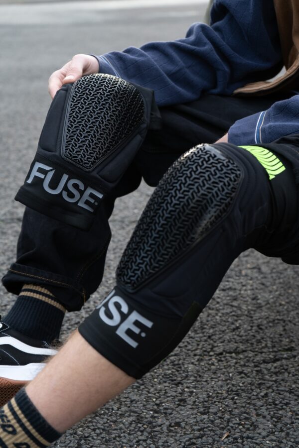 PRODUCTIVITY: FUSE OMEGA POCKET KNEE PAD - DigBMX
