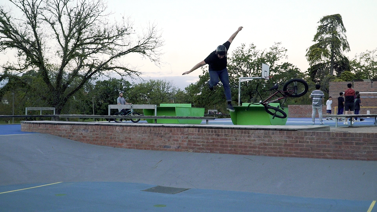 Jake Deering - Alive & Well - Outtakes - DIG BMX