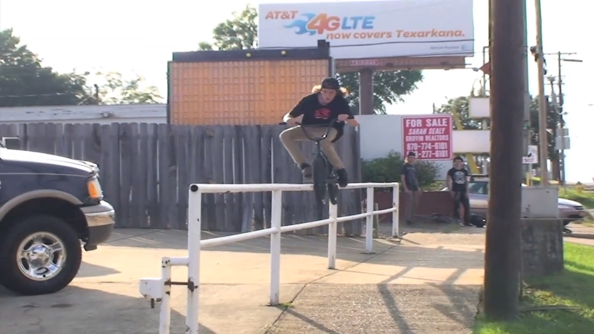 Ambipegstreetest – Jake Coulson - DIG BMX